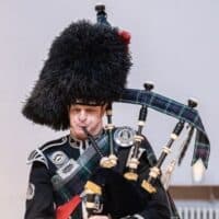 Bagpiper Uniform | What does a bagpiper wear?