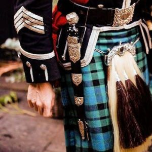 Bagpiper Uniform | What does a bagpiper wear?